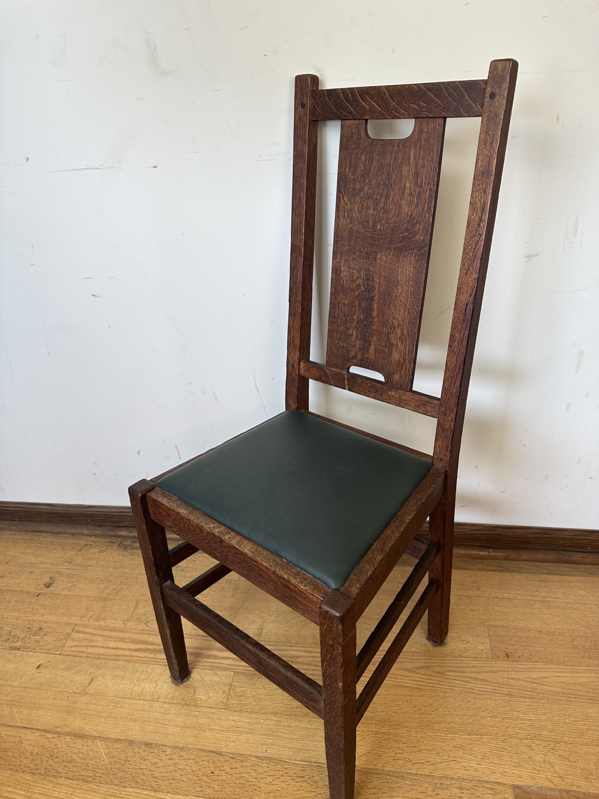 Antique GUSTAV STICKLEY T back side chair - w8100 - joenevo