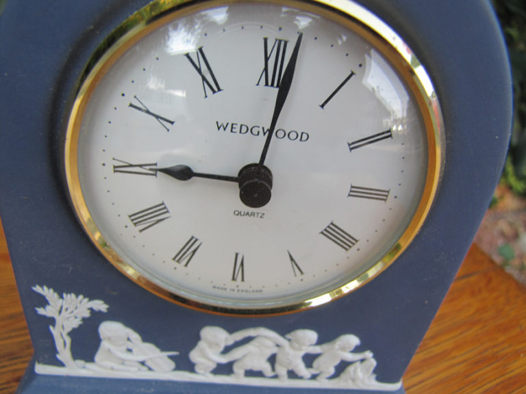Vintage Nice Wedgwood Table Clock W1939 - joenevo
