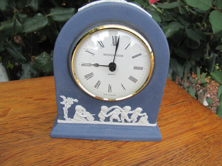 Vintage Nice Wedgwood Table Clock W1939 - joenevo